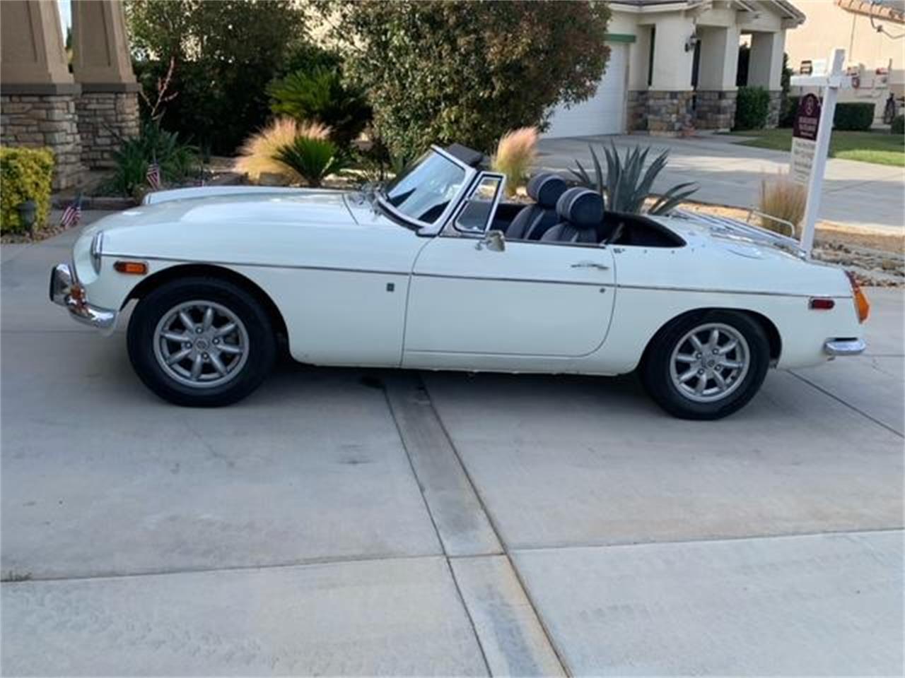 1972 MG MGB - American Hot Rods