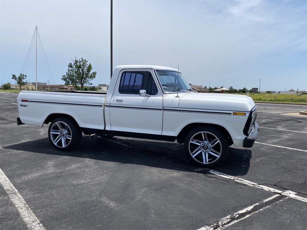 1975 Ford F100 - American Hot Rods
