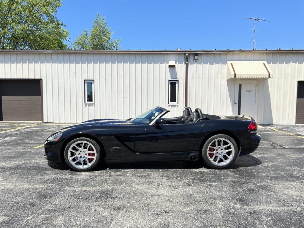 2004 Dodge Viper - American Hot Rods