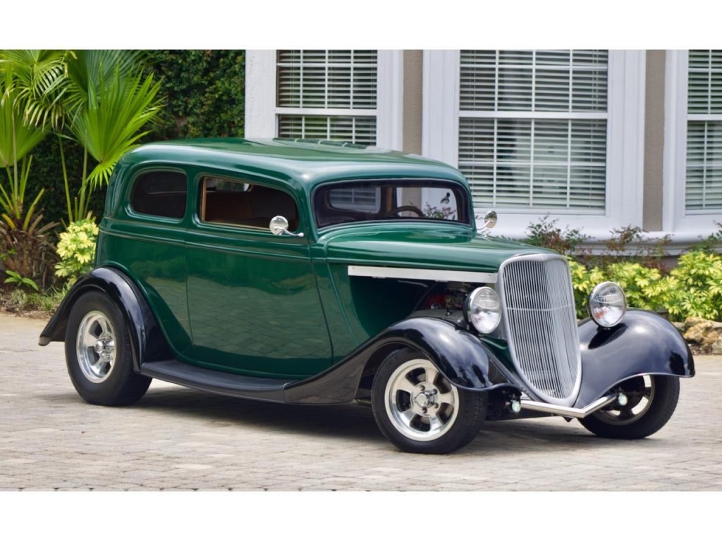 1933 Ford Victoria - American Hot Rods