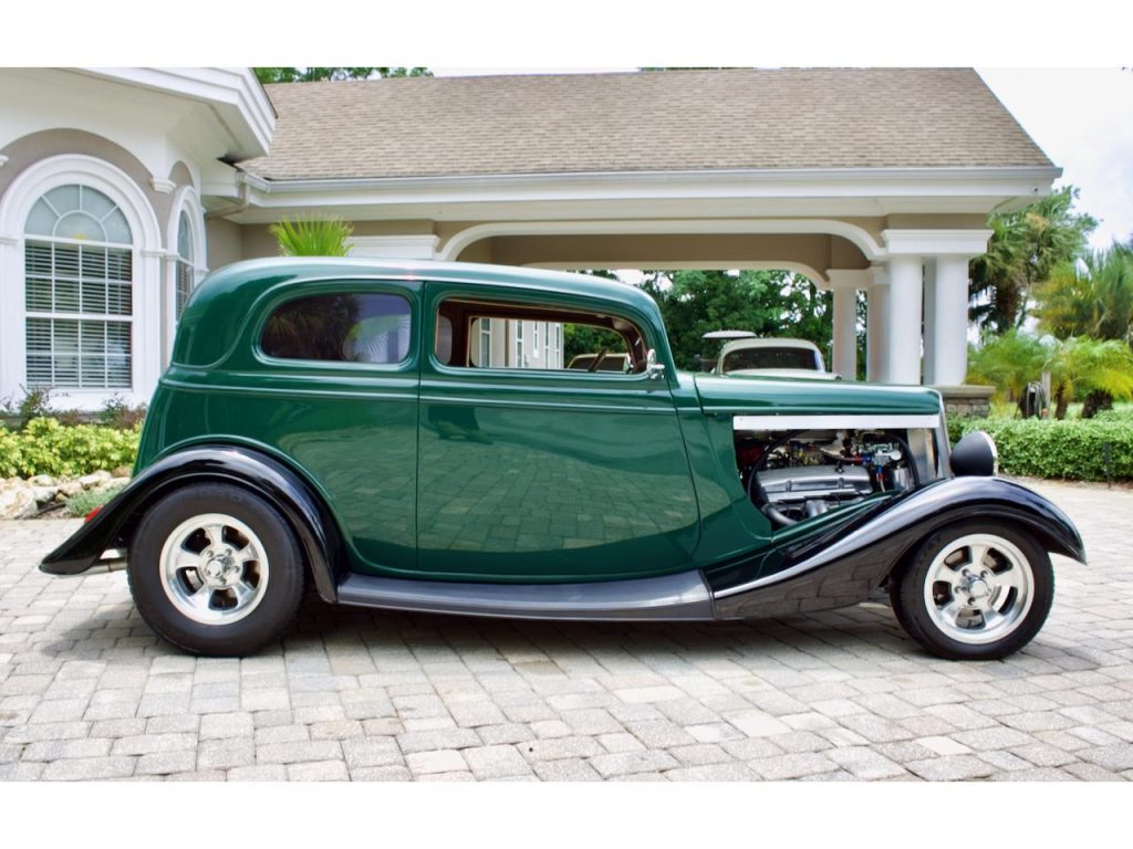 1933 Ford Victoria - American Hot Rods