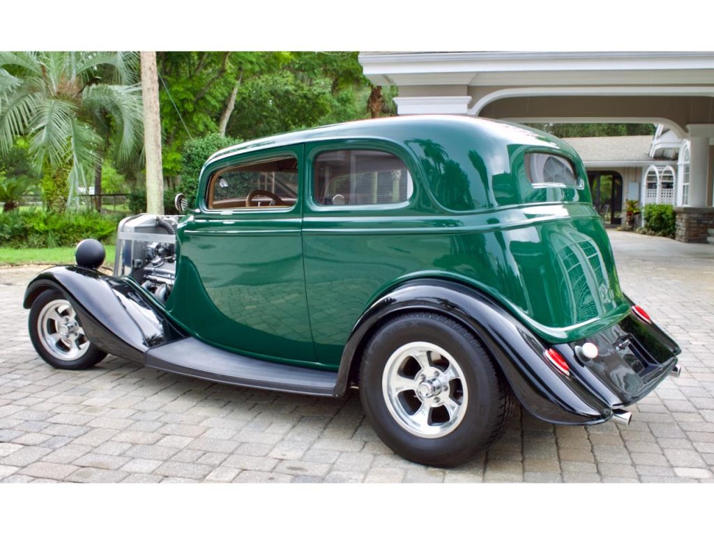 1933 Ford Victoria - American Hot Rods