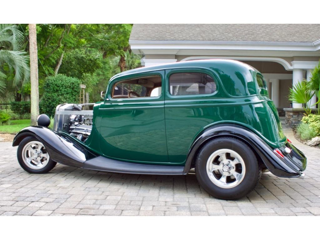 1933 Ford Victoria - American Hot Rods