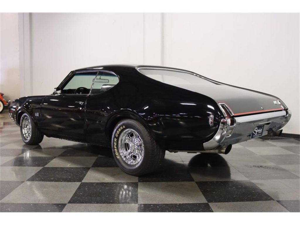 1969 Oldsmobile Cutlass - American Hot Rods