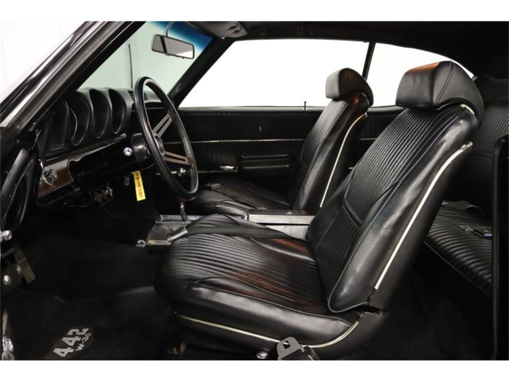 1969 Oldsmobile Cutlass - American Hot Rods