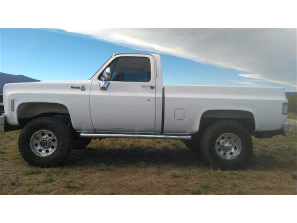 1975 Chevrolet Silverado - American Hot Rods
