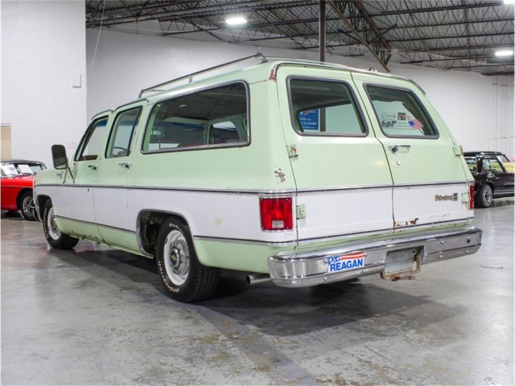 1975 Chevrolet Suburban - American Hot Rods