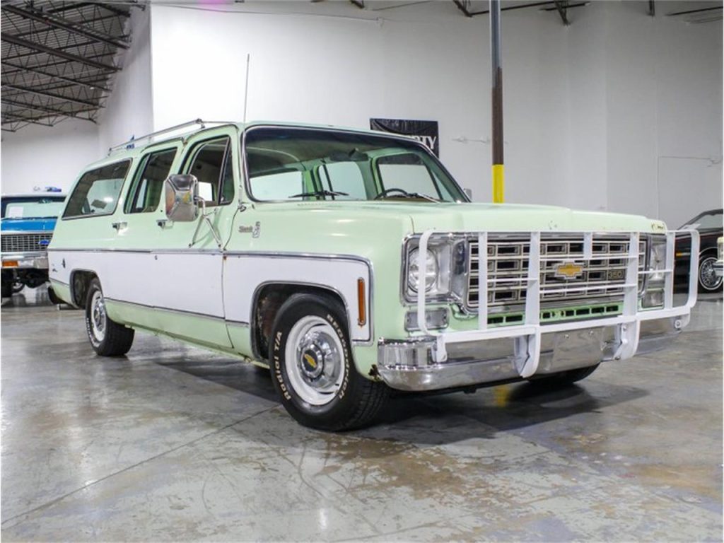 1975 Chevrolet Suburban - American Hot Rods