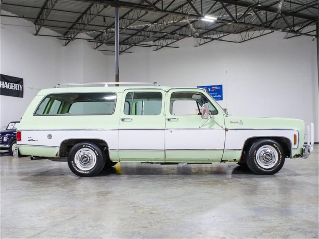 1975 Chevrolet Suburban - American Hot Rods