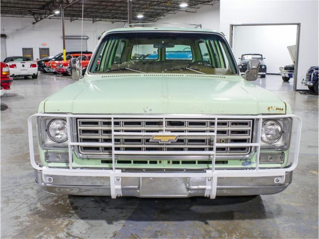 1975 Chevrolet Suburban - American Hot Rods