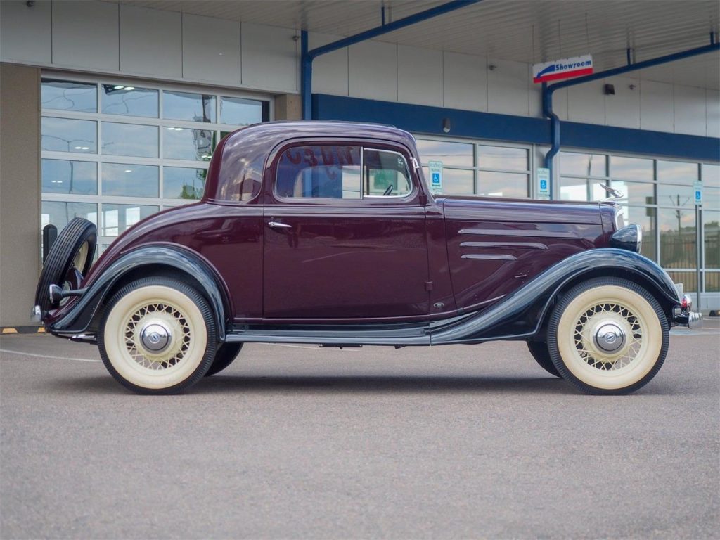 1935 Chevrolet Coupe - American Hot Rods
