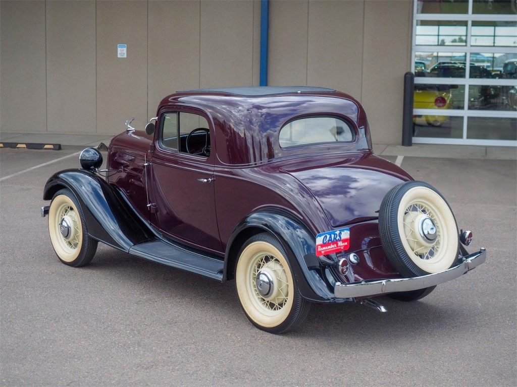 1935 Chevrolet Coupe - American Hot Rods