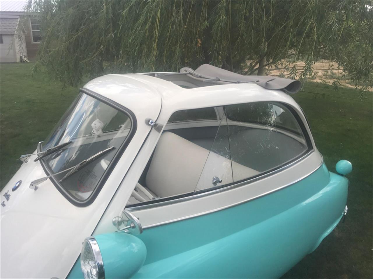 1958 BMW Isetta - American Hot Rods