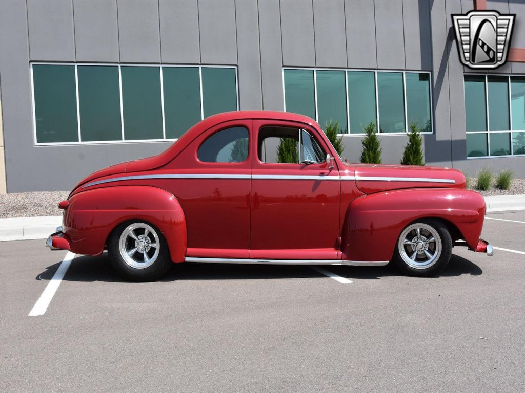 1947 Ford Bus - American Hot Rods