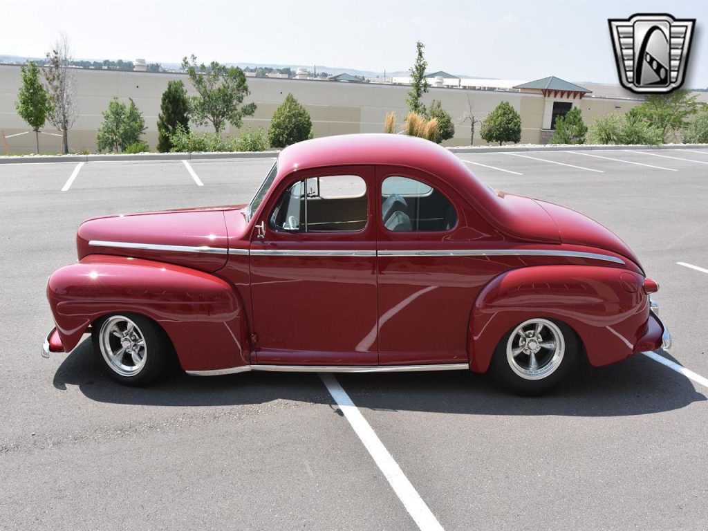 1947 Ford Bus - American Hot Rods