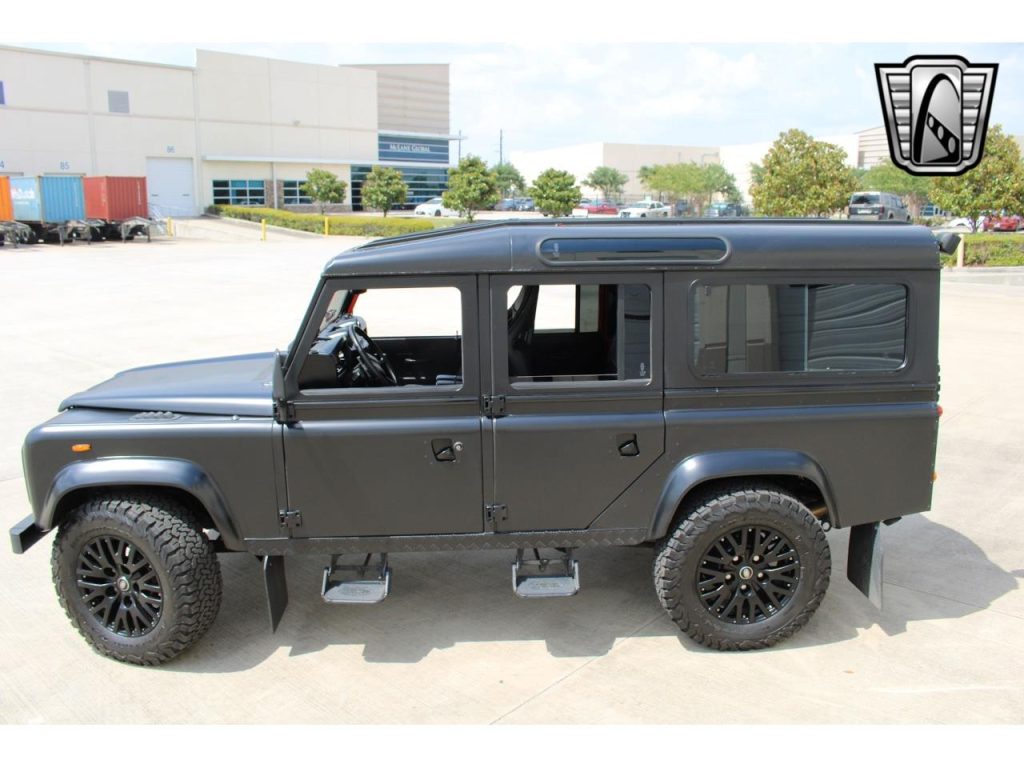 1985 Land Rover Defender - American Hot Rods