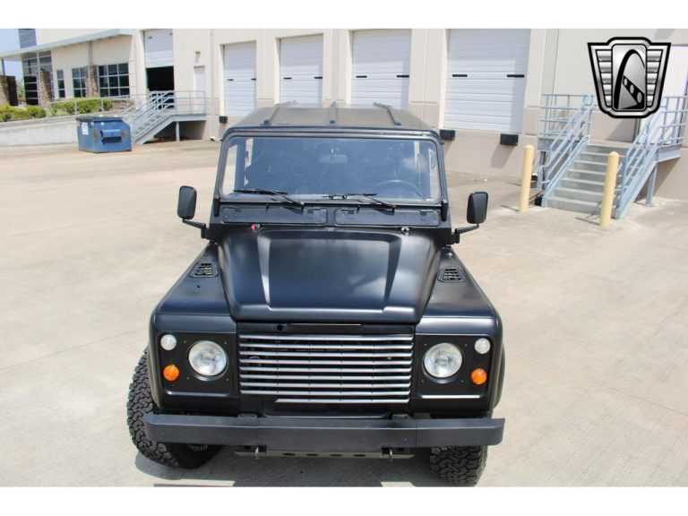 1985 Land Rover Defender - American Hot Rods