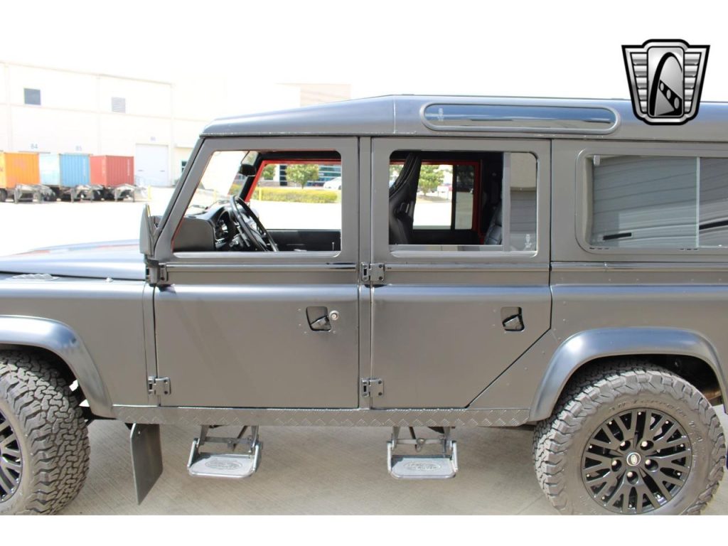1985 Land Rover Defender - American Hot Rods