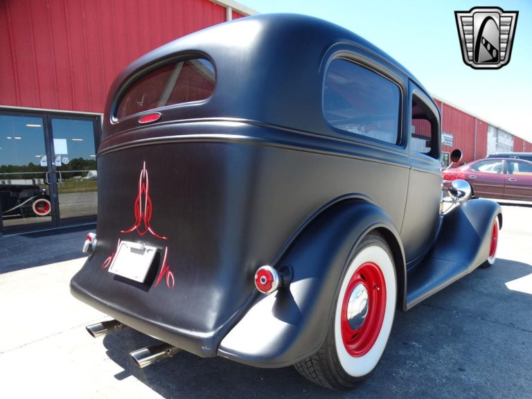 1935 Chevrolet Standard - American Hot Rods