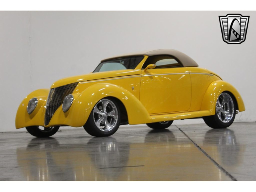1937 Ford Roadster - American Hot Rods