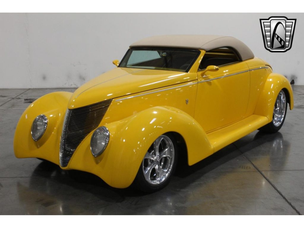 1937 Ford Roadster - American Hot Rods