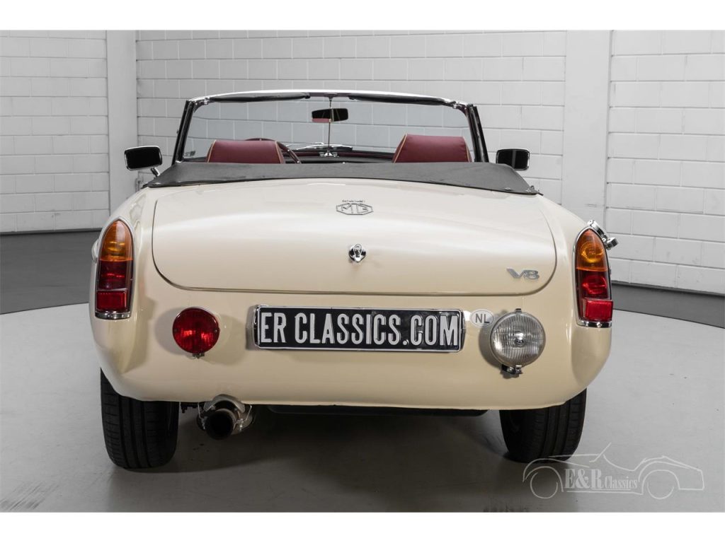 1973 MG MGB - American Hot Rods