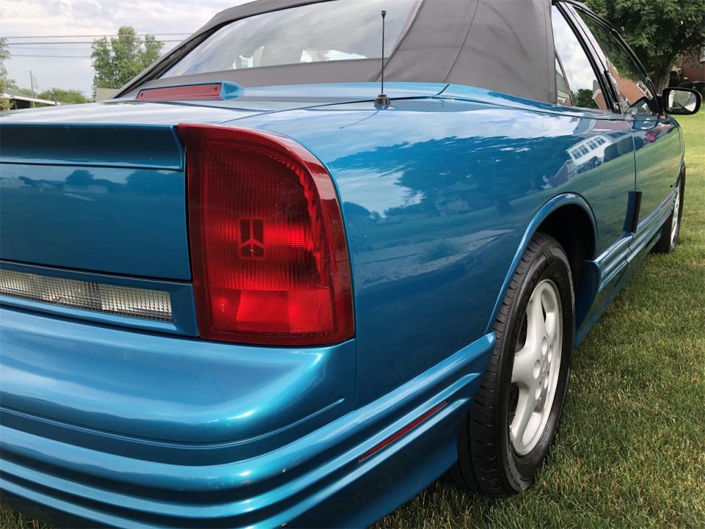 1994 Oldsmobile Cutlass Supreme - American Hot Rods