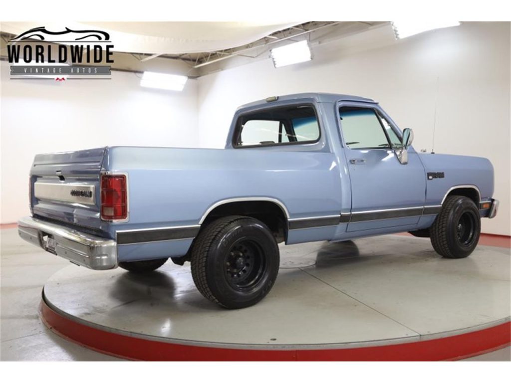1988 Dodge D100 - American Hot Rods