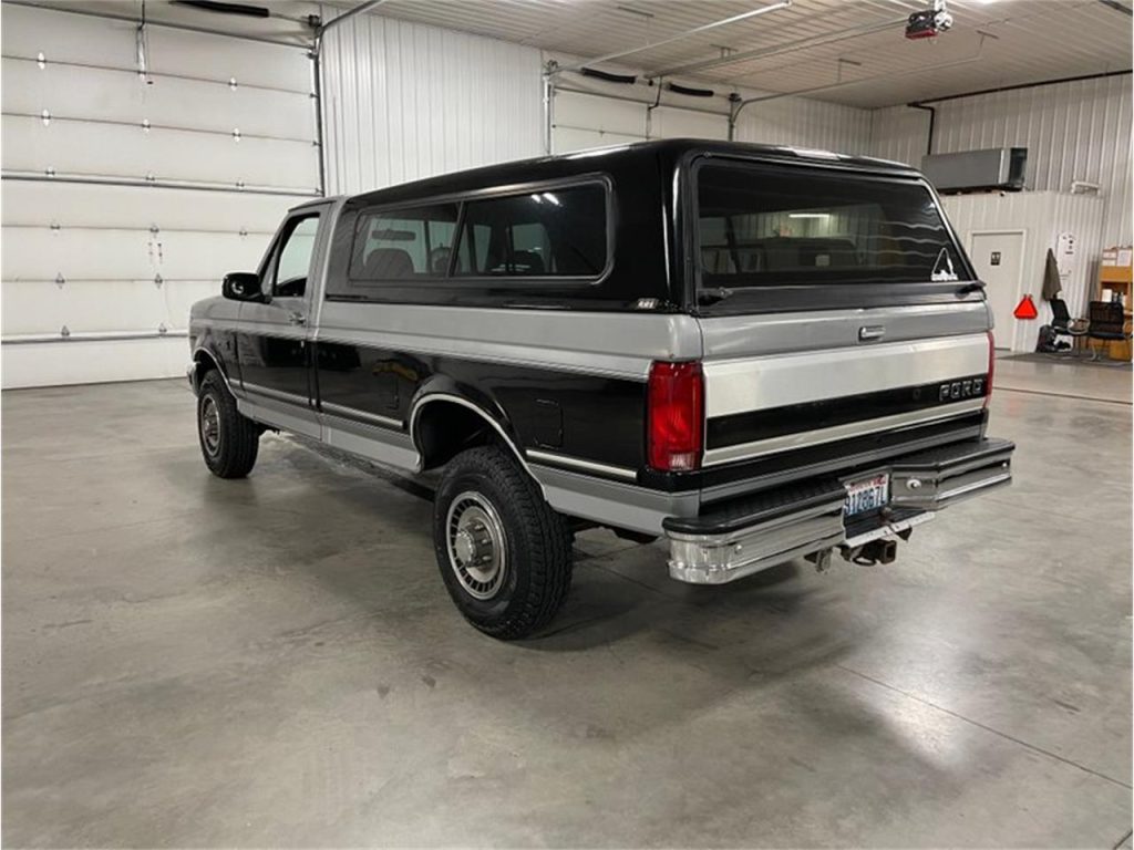 1993 Ford F250 - American Hot Rods