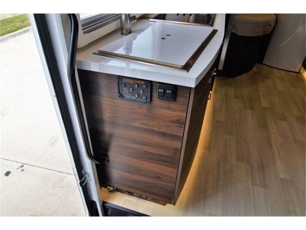 2021 Mercedes-Benz Spr - American Hot Rods