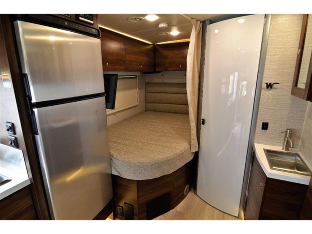 2021 Mercedes-Benz Spr - American Hot Rods