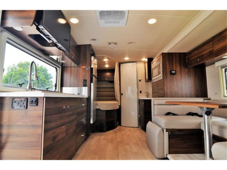 2021 Mercedes-Benz Spr - American Hot Rods