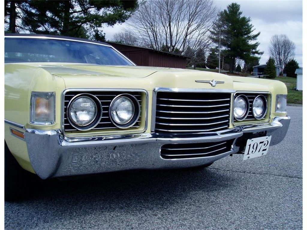 1972 Ford Thunderbird - American Hot Rods