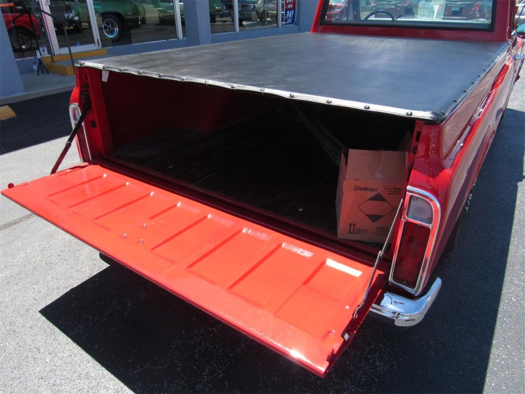 1970 Chevrolet C10 - American Hot Rods