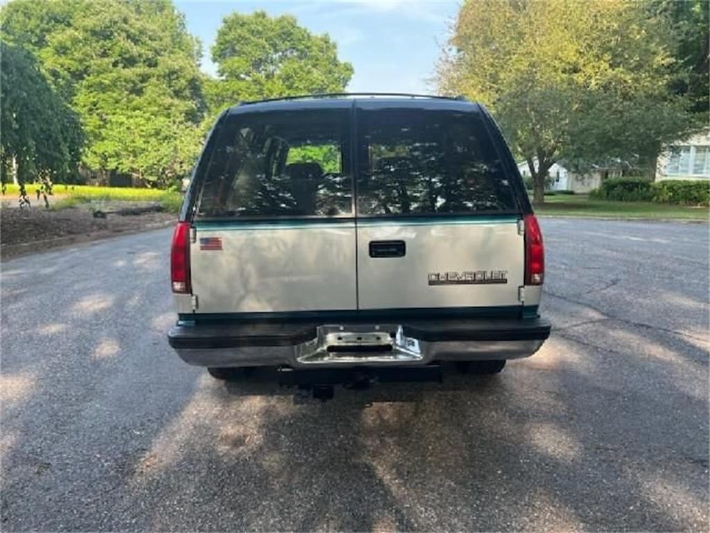 1993 Chevrolet Suburban - American Hot Rods