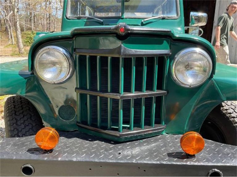1963 Willys Wagoneer - American Hot Rods