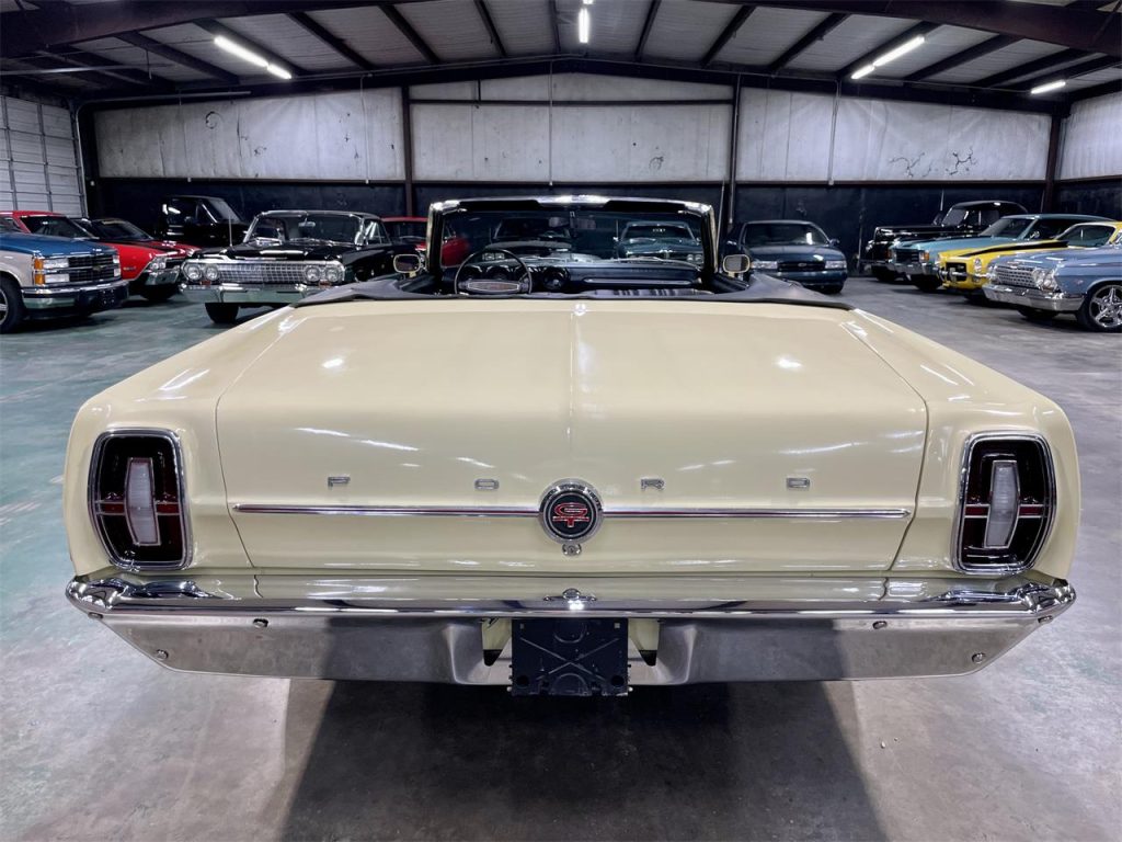 1968 Ford Tor - American Hot Rods