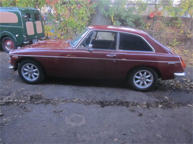 1974 MG MGB GT - American Hot Rods