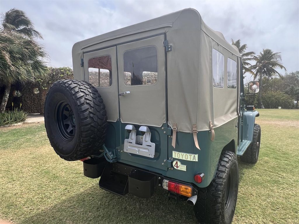 1979 Toyota Land Cruiser FJ40 - American Hot Rods
