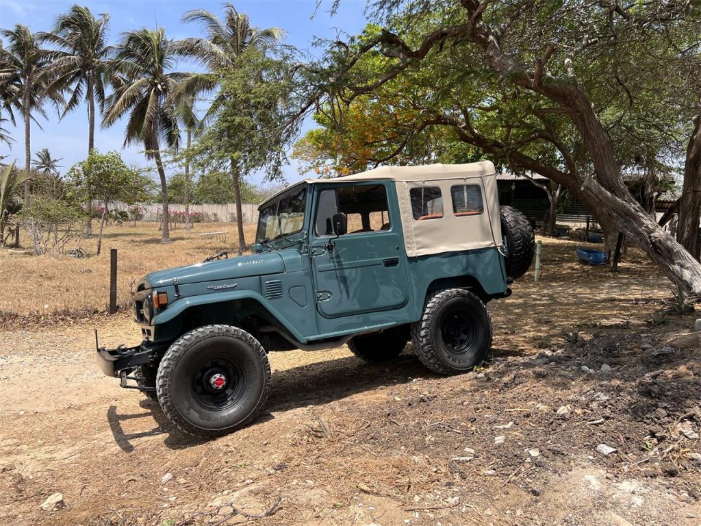 1979 Toyota Land Cruiser FJ40 - American Hot Rods
