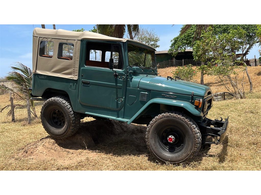 1979 Toyota Land Cruiser FJ40 - American Hot Rods