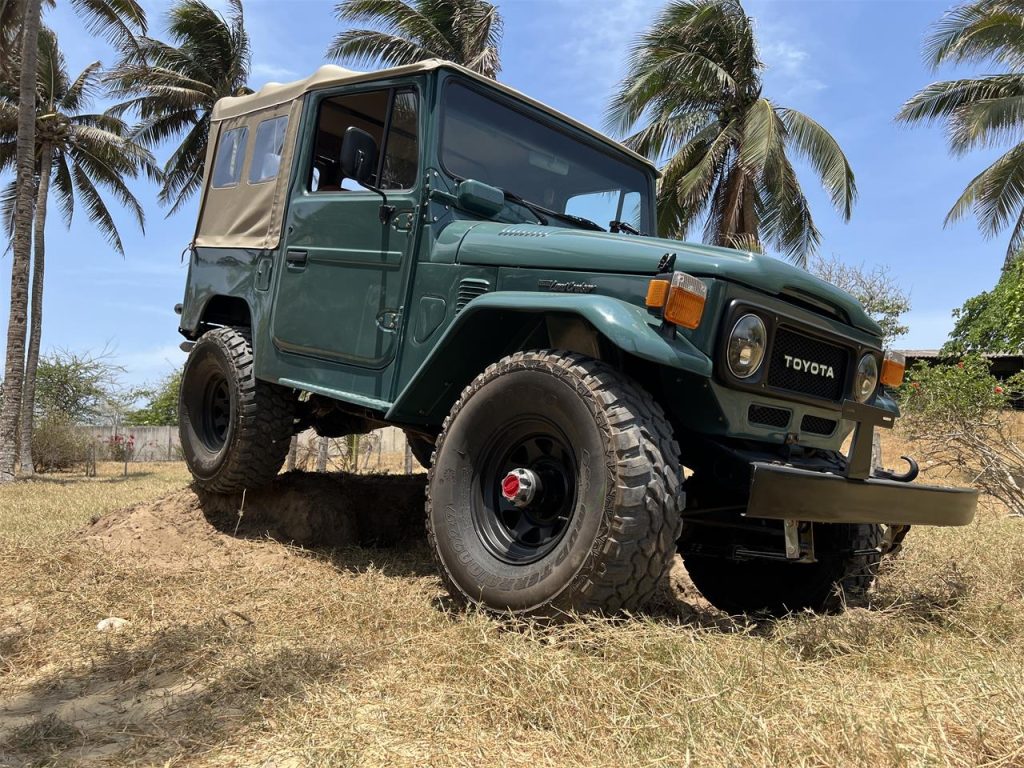 1979 Toyota Land Cruiser FJ40 - American Hot Rods