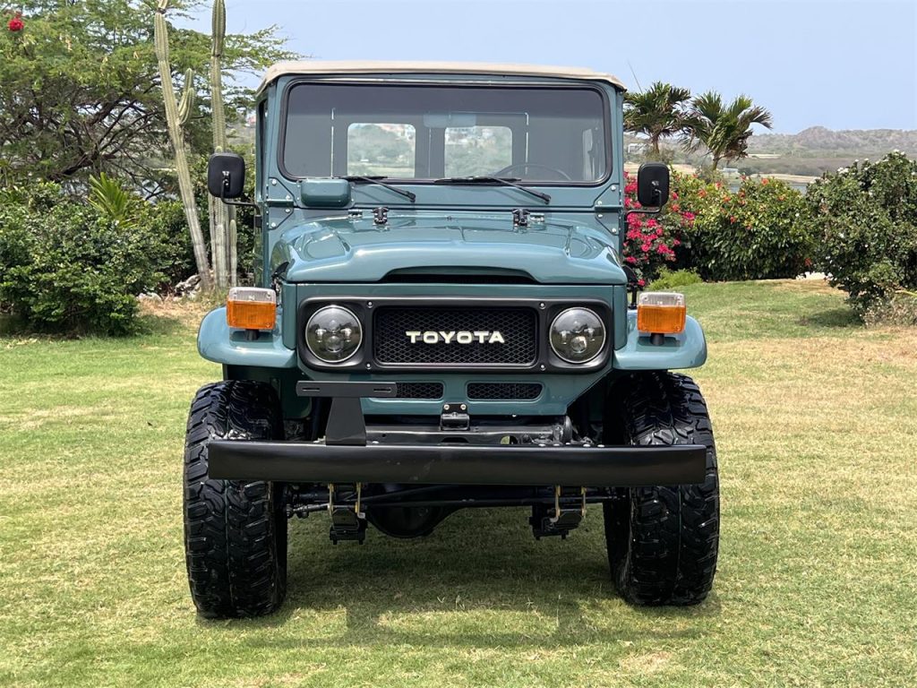 1979 Toyota Land Cruiser FJ40 - American Hot Rods