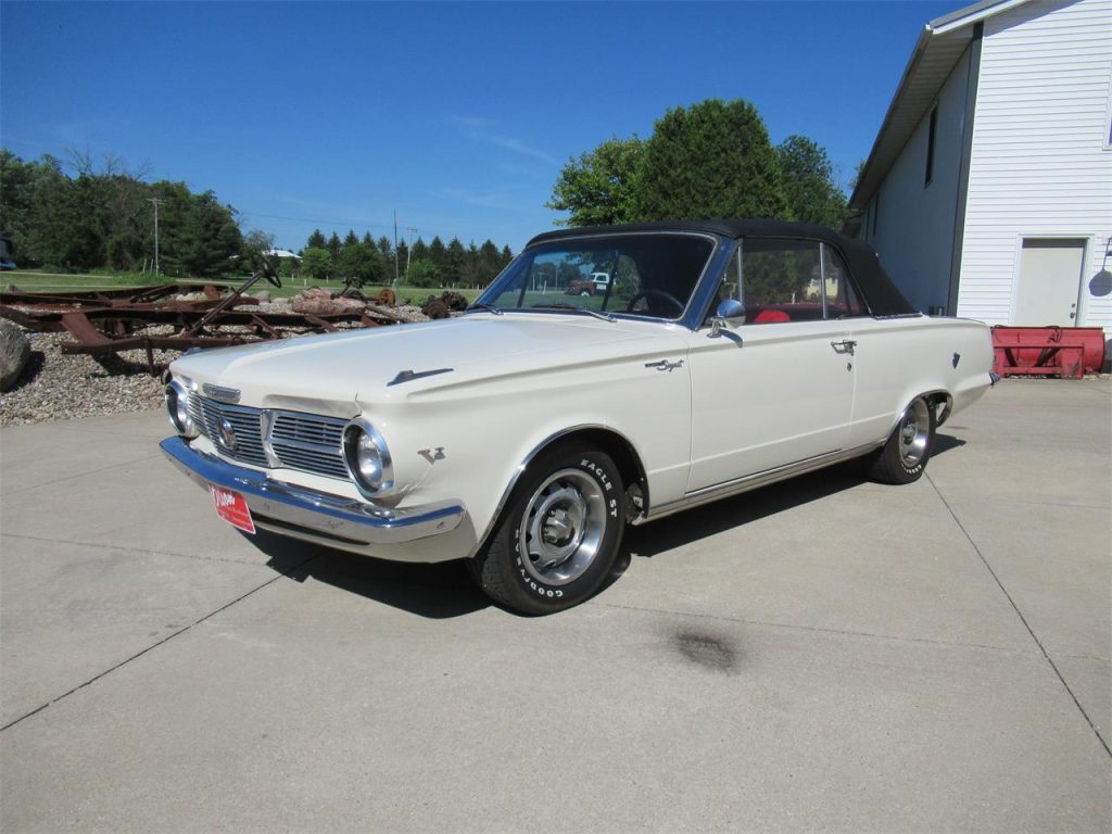 1965 Plymouth Valiant - American Hot Rods