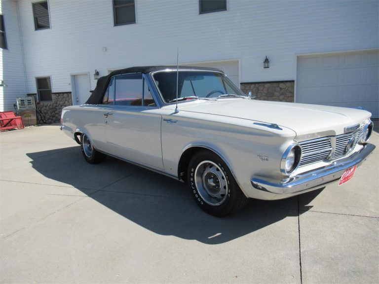 1965 Plymouth Valiant - American Hot Rods