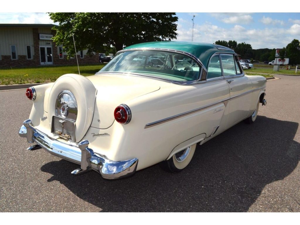 1954 Ford Crestl - American Hot Rods