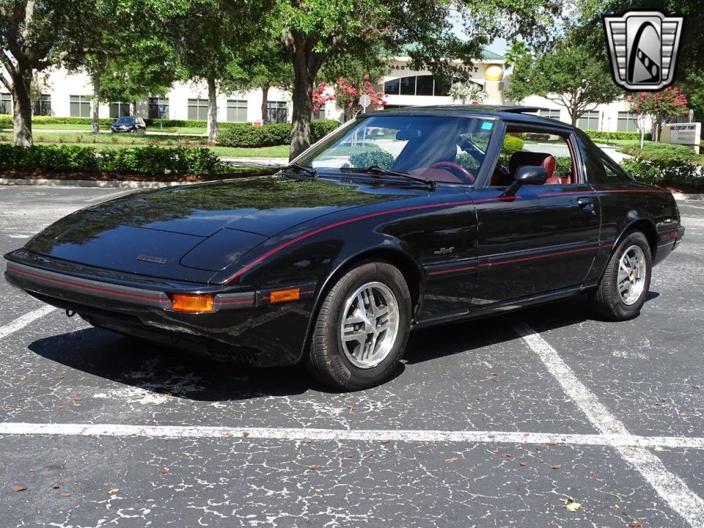 1985 Mazda RX-7 - American Hot Rods