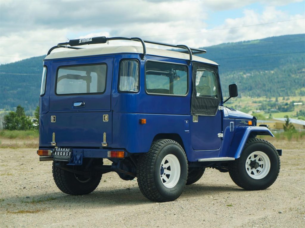1974 Toyota Land Cruiser FJ40 - American Hot Rods