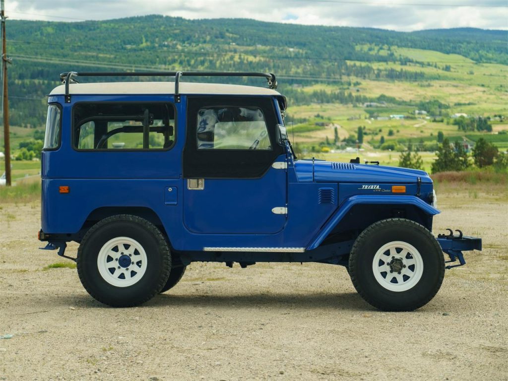 1974 Toyota Land Cruiser FJ40 - American Hot Rods